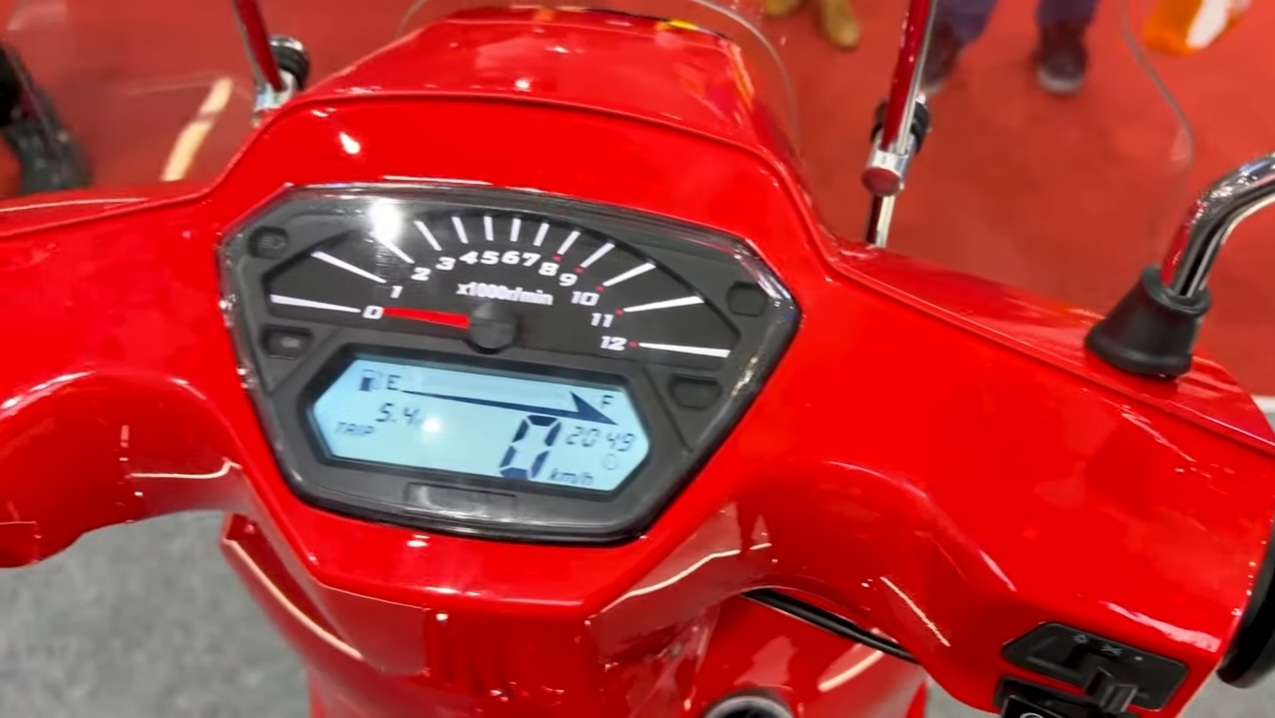 WMoto Greta 150 – Xe tay ga có thiết kế cổ điển giống Vespa