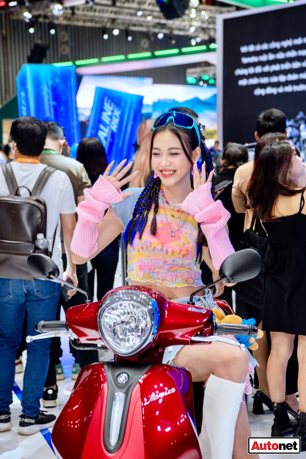 [VMS] Ngắm dàn người mẫu tại Triển lãm Việt Nam Motor Show 2024 - Autonet
