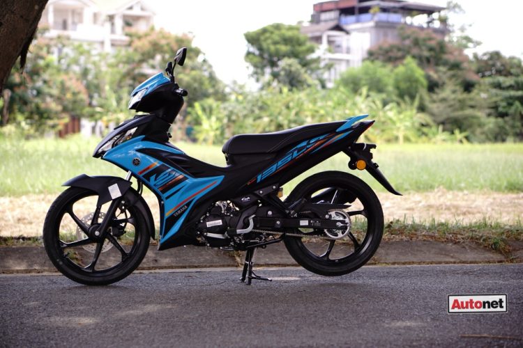 Cận cảnh "hàng độc" Yamaha 135LC Fi 2025 tại Việt Nam - Autonet