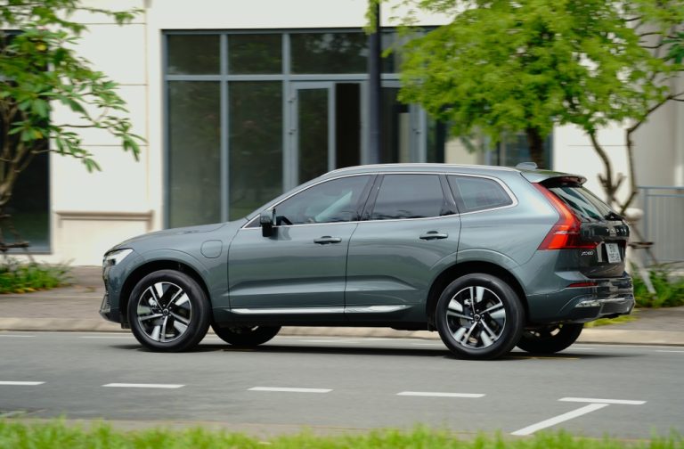 Trải nghiệm Volvo XC60 Plug-in Hybrid Ultra 2026: Đã an toàn lại còn ...
